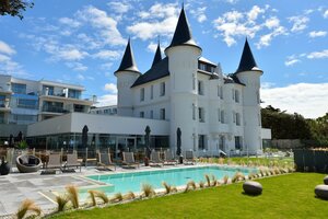 Relais Thalasso Baie de La Baule Château des Tourelles (Pays de la Loire, Loire-Atlantique, Arrondissement de Saint-Nazaire, Pornichet, Avenue Léon Dubas, 1), otel