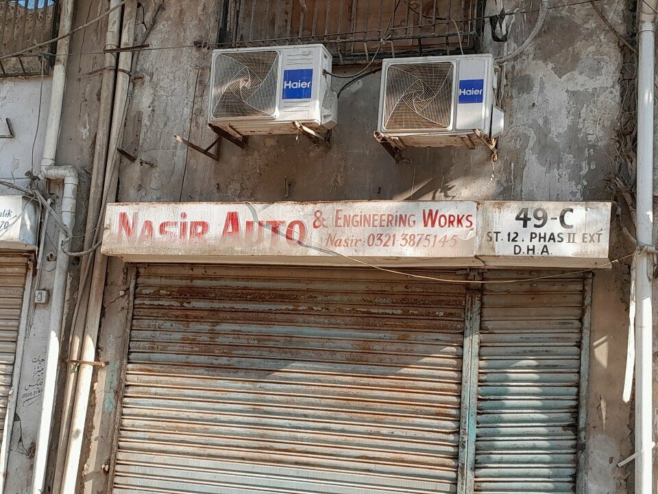 Otomobil servisi Nasir autos, Karaçi, foto