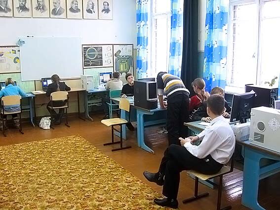 Ortaokul Srednyaya obshcheobrazovatelnaya shkola p. Oktyabrsky Mkou, Kirovskaya oblastı, foto