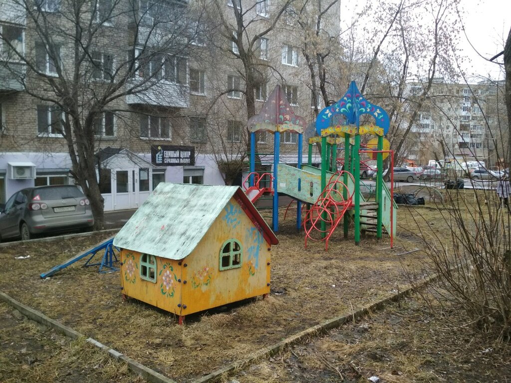 Oyun alanı Детская площадка, Perm, foto