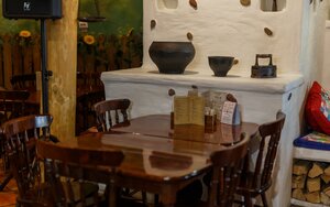 Kadril (Svobodny prospekt No:34/1, Krasnoyarsk), restoran  Krasnoyarsk'tan