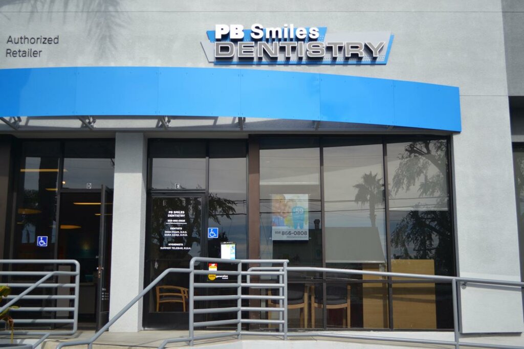Özel ağız ve diş sağlığı klinikleri ve muayenehaneleri Pb Smiles Dentistry, Kaliforniya Eyaleti, foto