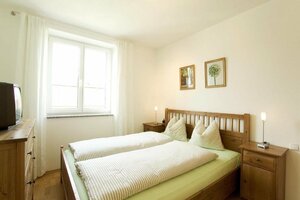 Appartements Kaserbacher (Kaiserschützenstraße No:2, Wals-Siezenheim), otel  Salzburg'dan