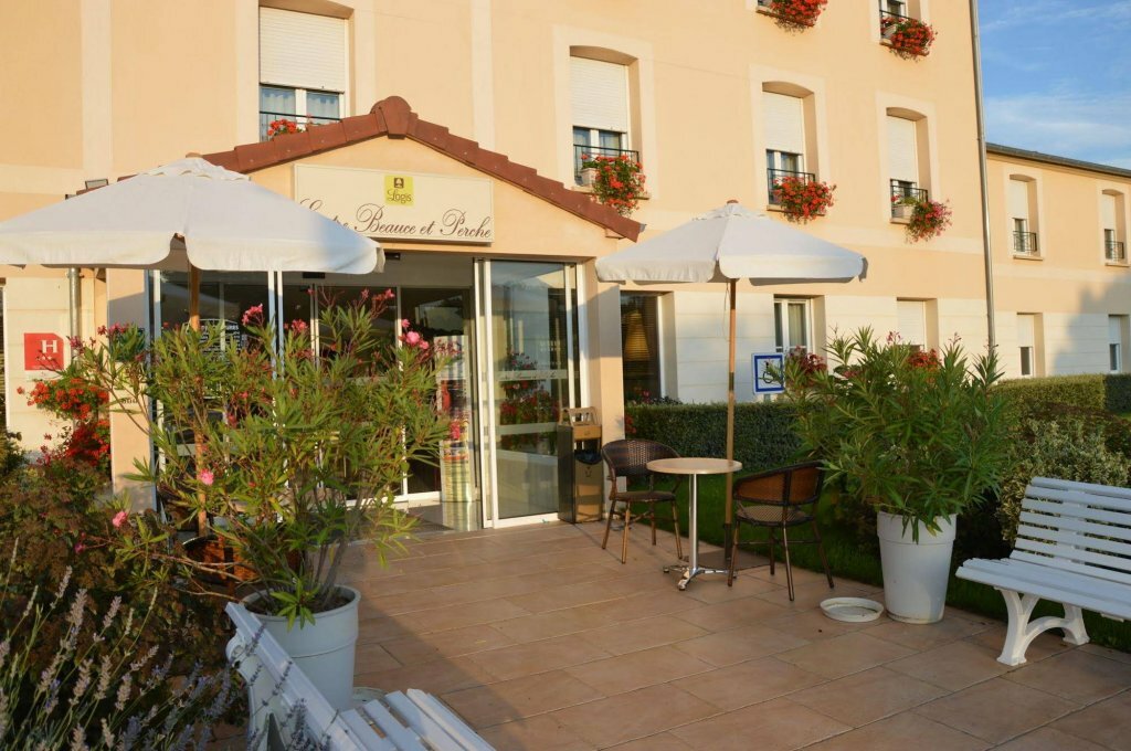 Otel Brit Hotel Chateaudun, , foto