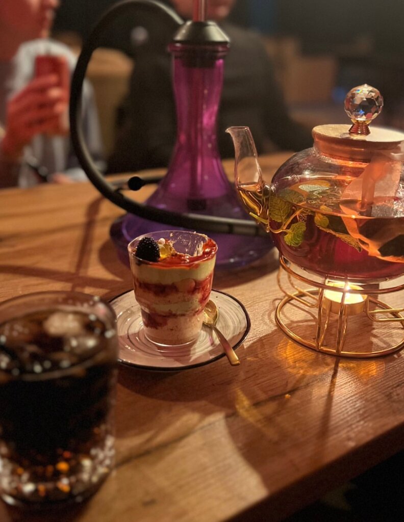 Nargile kafeler Shunkan, Essentuky, foto