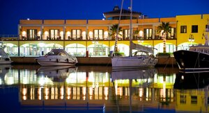 Marina Place Resort (Liguria, Genova, Via Pionieri e Aviatori d'Italia), otel  Ligurya'dan