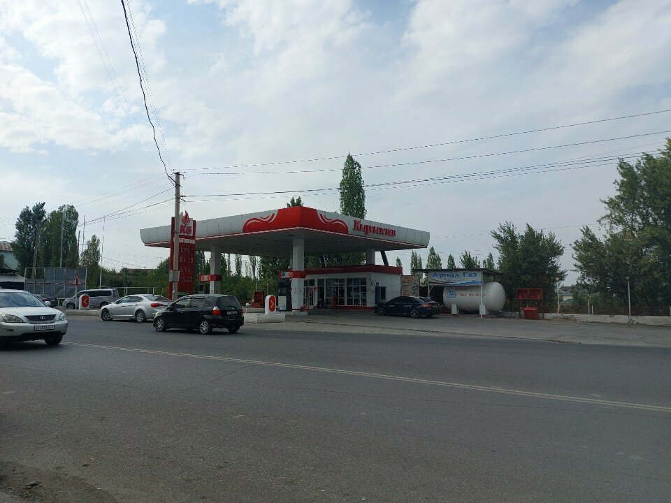 Benzin istasyonu Кыргызстан, Oş İli, foto