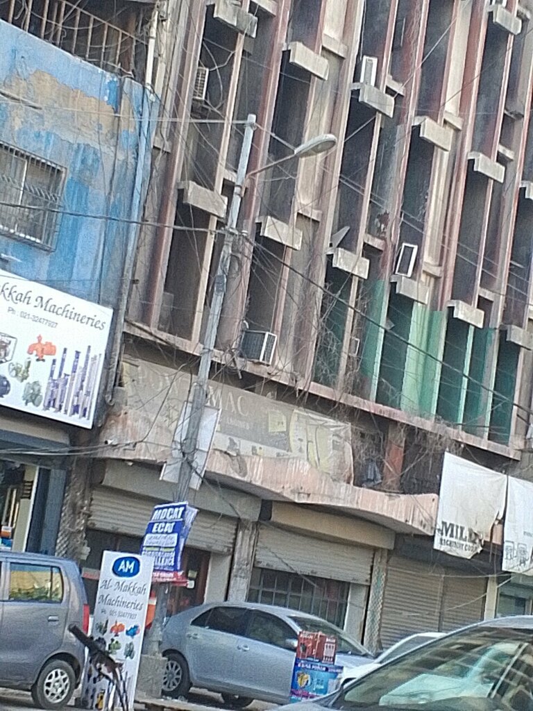 Otomobil satış galerileri Haseen Habib Trading, Karaçi, foto