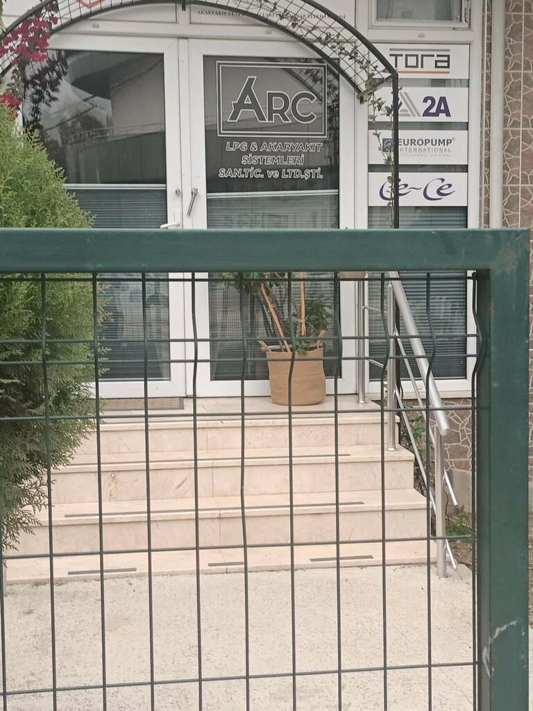Elektrikli oto şarj istasyonları Arc Akaryakıt, Bursa, foto