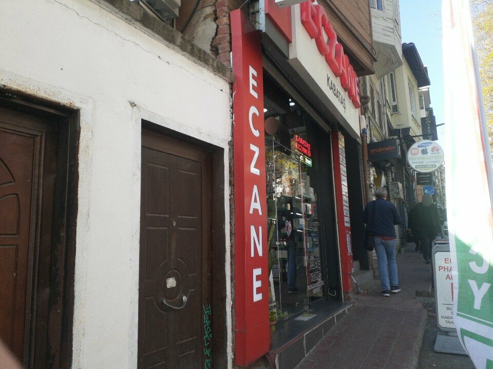 Eczaneler Kabataş Eczanesi, İstanbul, foto