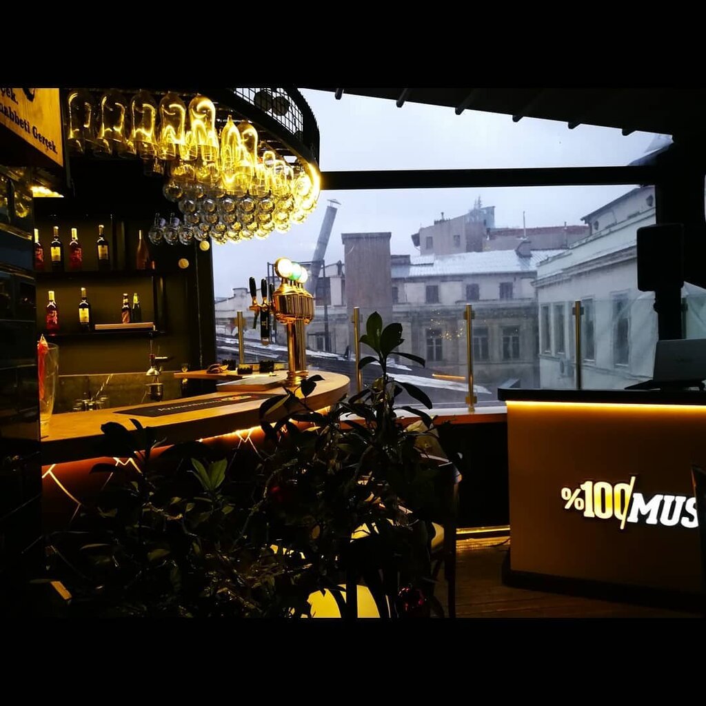 Bar Nuit Terrasse, İstanbul, foto
