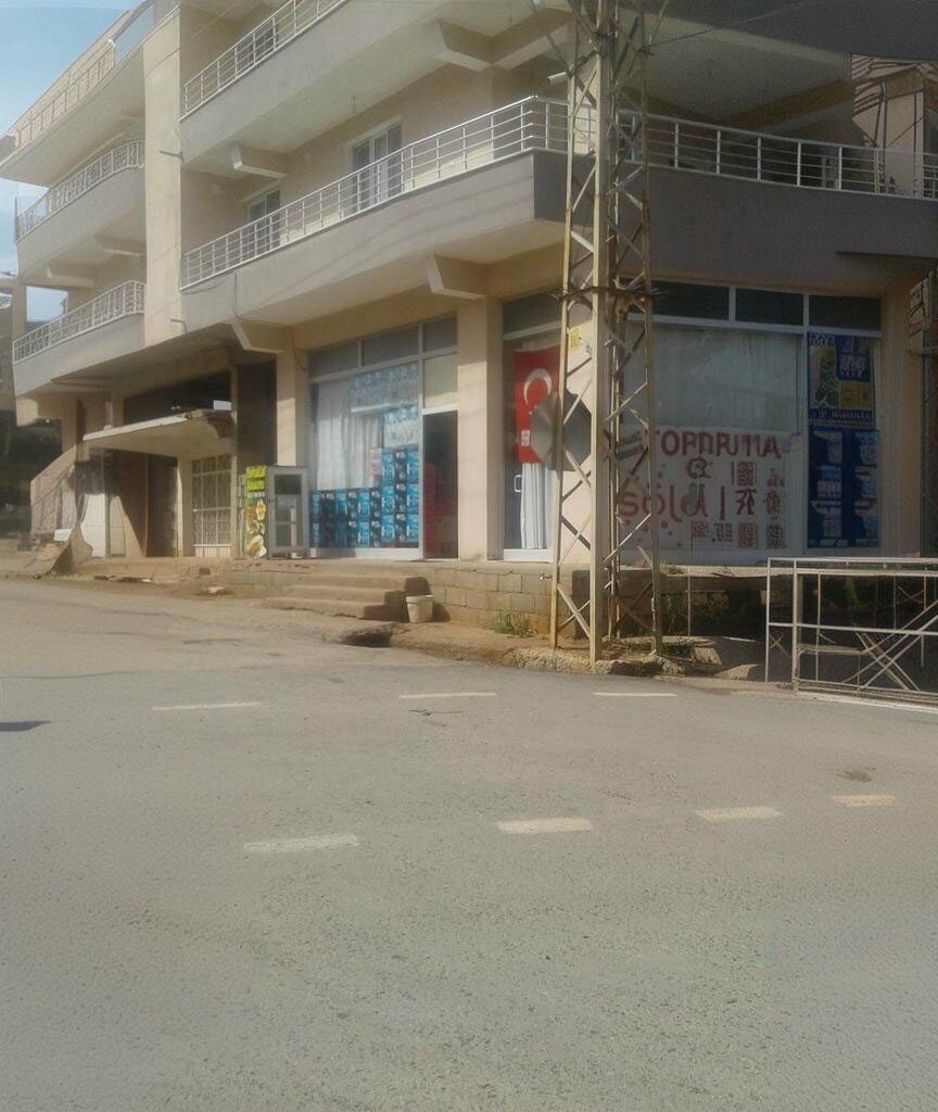 Market Topraklar Bakkal, Hassa, foto