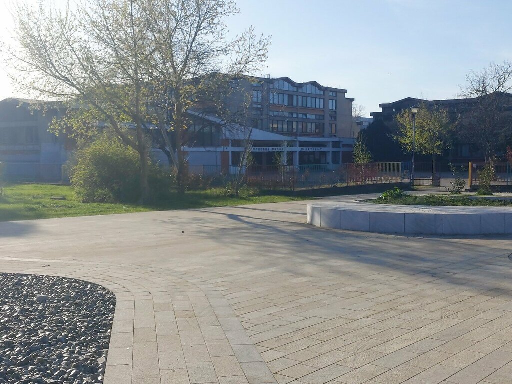 Ortaokul Osnovna skola 20 oktobar, Belgrad, foto