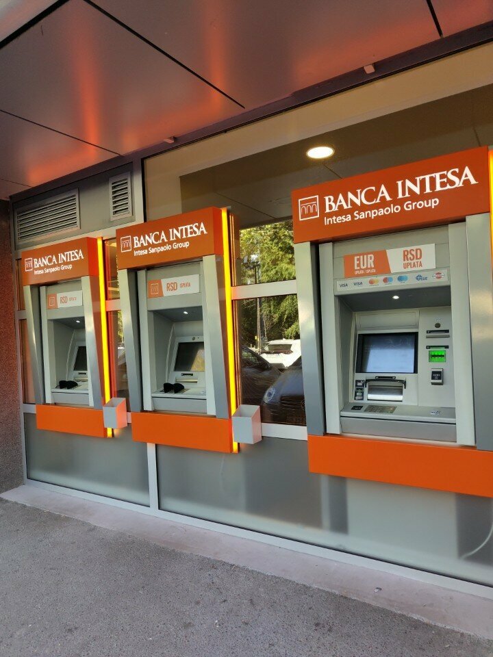 ATM'ler Banca Intesa, Belgrad, foto