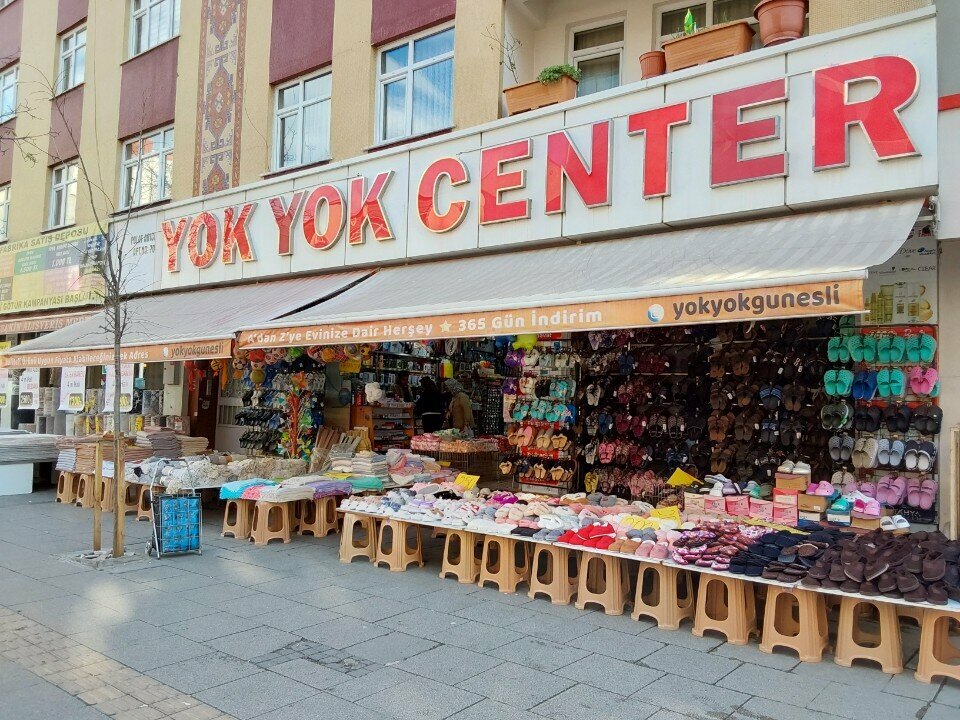 Ucuzluk mağazası Yok Yok Center, İstanbul, foto