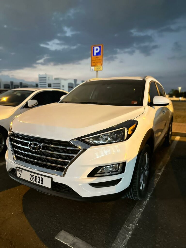 Oto kiralama Kposh Rent A Car, Dubai, foto