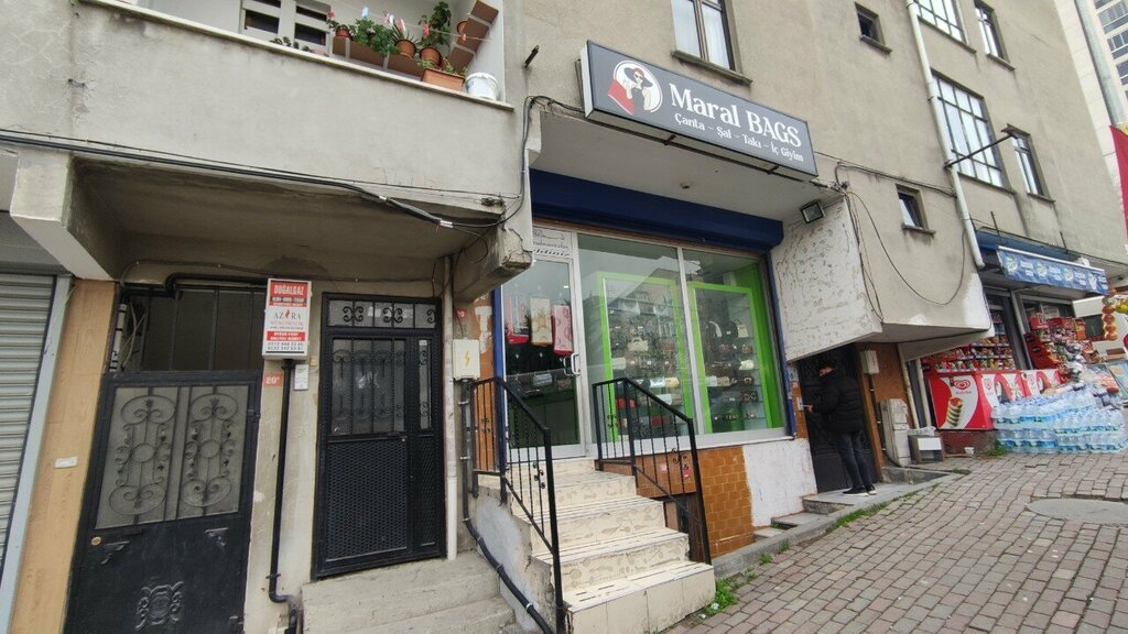 Cep telefonu ve aksesuarları satış mağazaları Nehir İletişim, İstanbul, foto