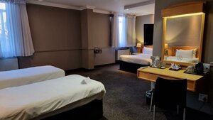 Manhattan Hotel (Pretoria), otel  Pretoria'dan