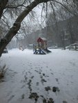 Детская игровая площадка (ulitsa Yuzhny Bulvar No:43, Chelyabinsk), oyun alanı  Çeliabinsk'ten