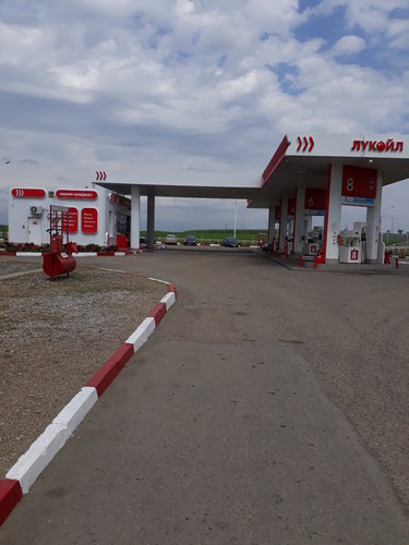 Benzin istasyonu Lukojl, Krasnodarski krayı, foto