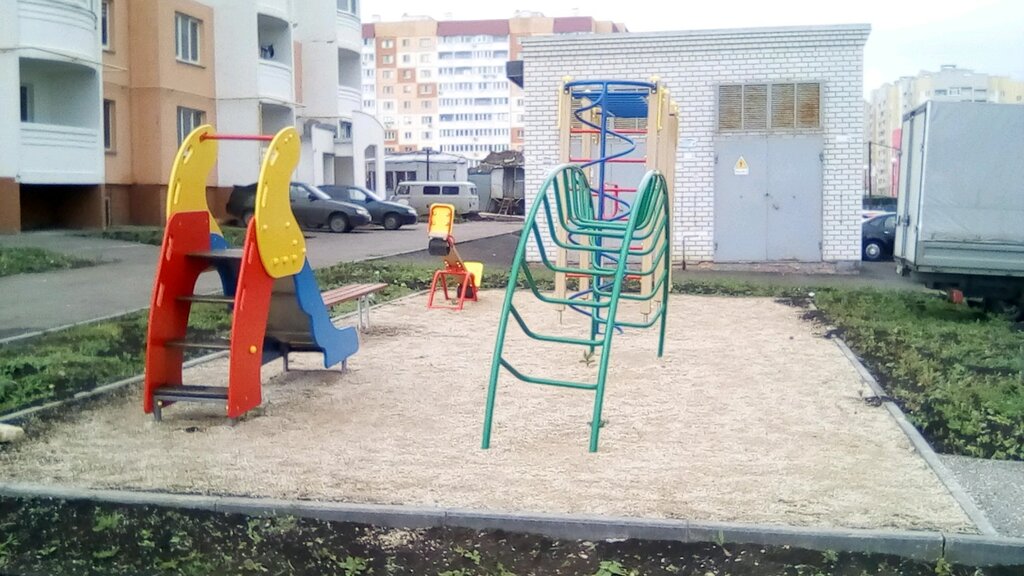 Oyun alanı Playground, Saratov, foto
