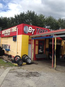 Brother's Tire (United States, Tampa, 2301 W Columbus Dr), otomobil servisi  Tampa'dan