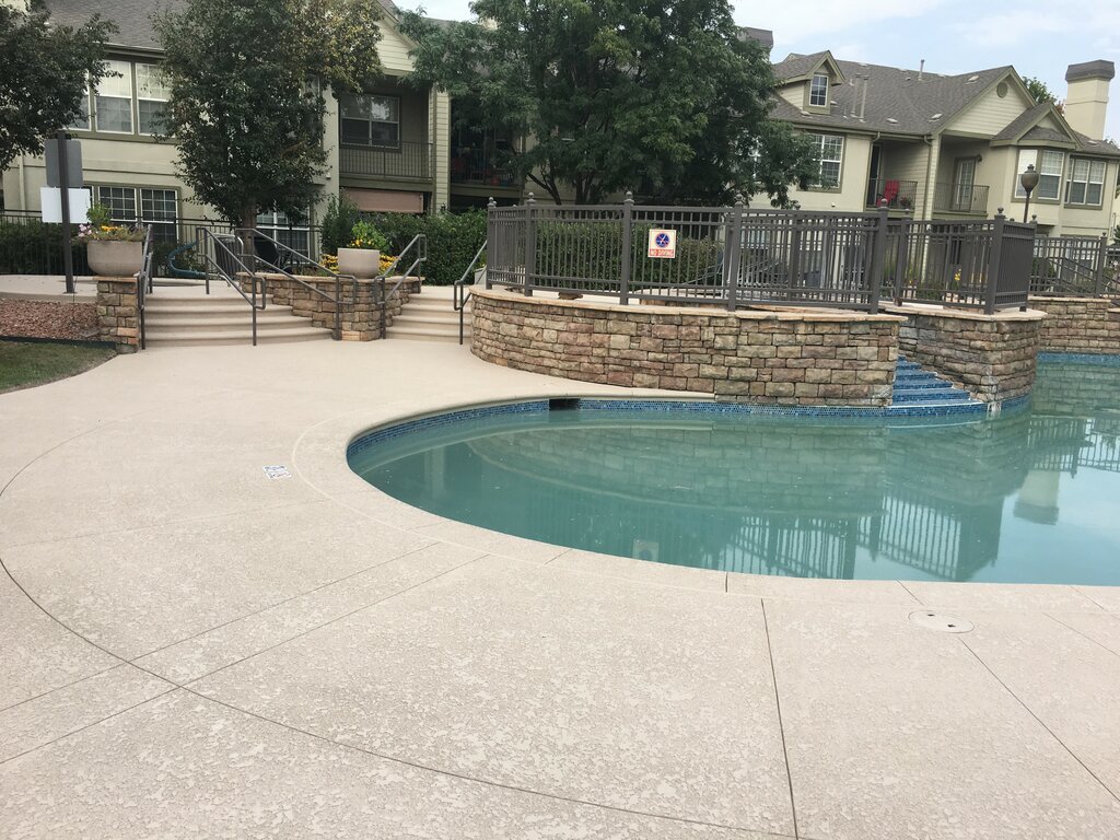 Beton ve beton ürünleri üreticileri Arrowhead Deck and Concrete LLC, Glendale, foto