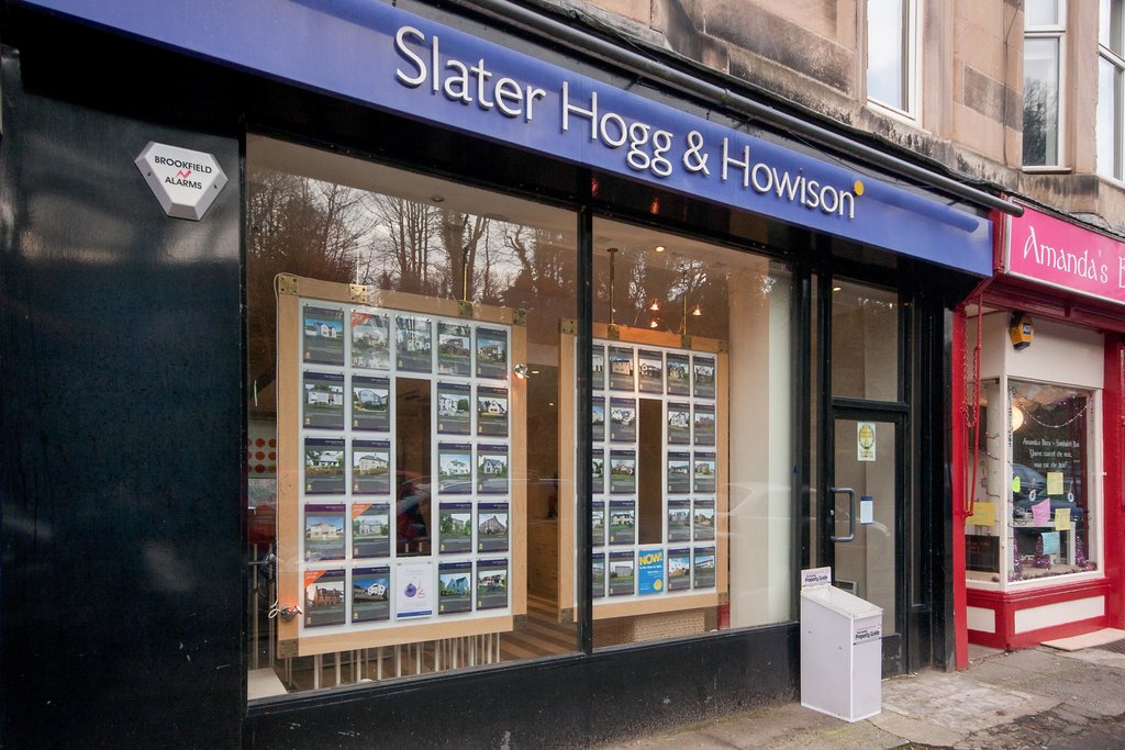 Arazi dizisi Slater Hogg & Howison Sales and Letting Agents Bridge-Of-Weir, İskoçya, foto