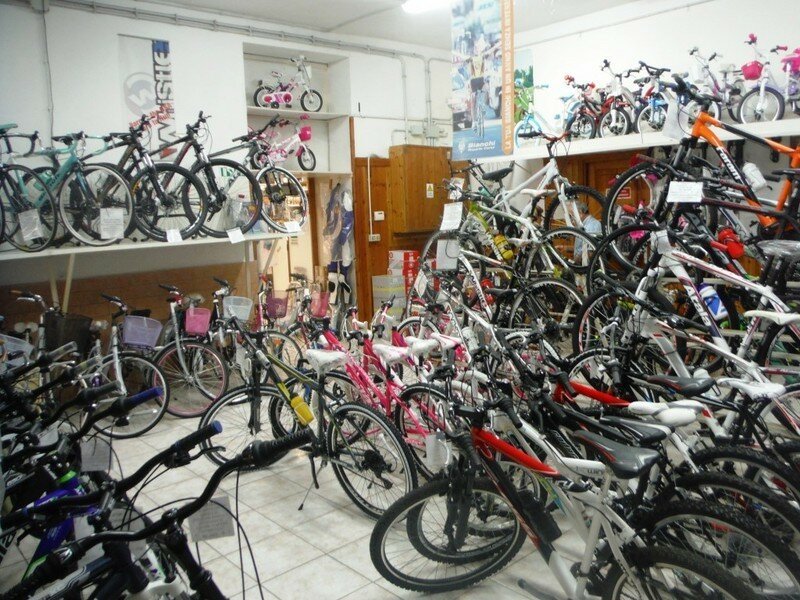 Bisiklet mağazaları La Bicicletta Vendita Assistenza e Noleggio Bici, Ricambi Vespa e Scooter, Lazio, foto