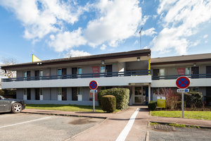 B&b Hotel Corbeil-Essonnes (Avenue du 8 Mai 1945 No:3, Corbeil-Essonnes), otel
