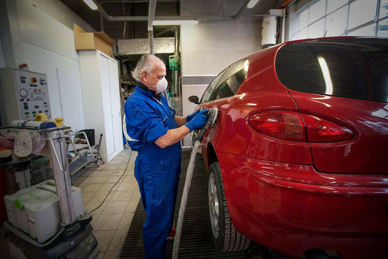 Otomobil servisi Carrozzeria Europa, Lombardiya, foto