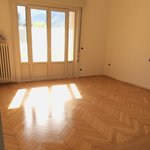 Edil Parquet S. R. L. (Trentino-Alto Adige, Bolzano – South Tyrol, Via Bolzano, 8), kaplama hizmetleri  Bolzano'dan