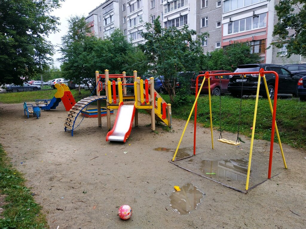 Oyun alanı Playground, Yekaterinburg, foto