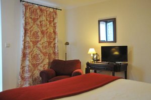 Casa de Santa Ana da Beira (Guarda, Seia, Rua Luciano Homem Ferreira, 11), otel  Guarda'dan