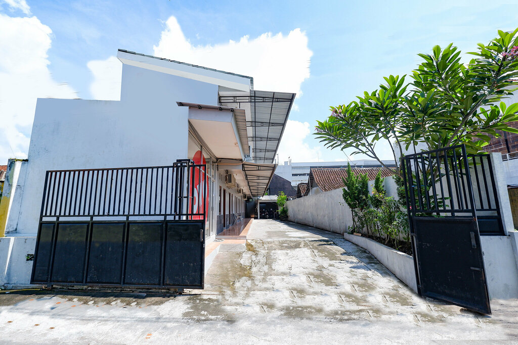 Otel Oyo 2803 Orchid House, Surakarta, foto