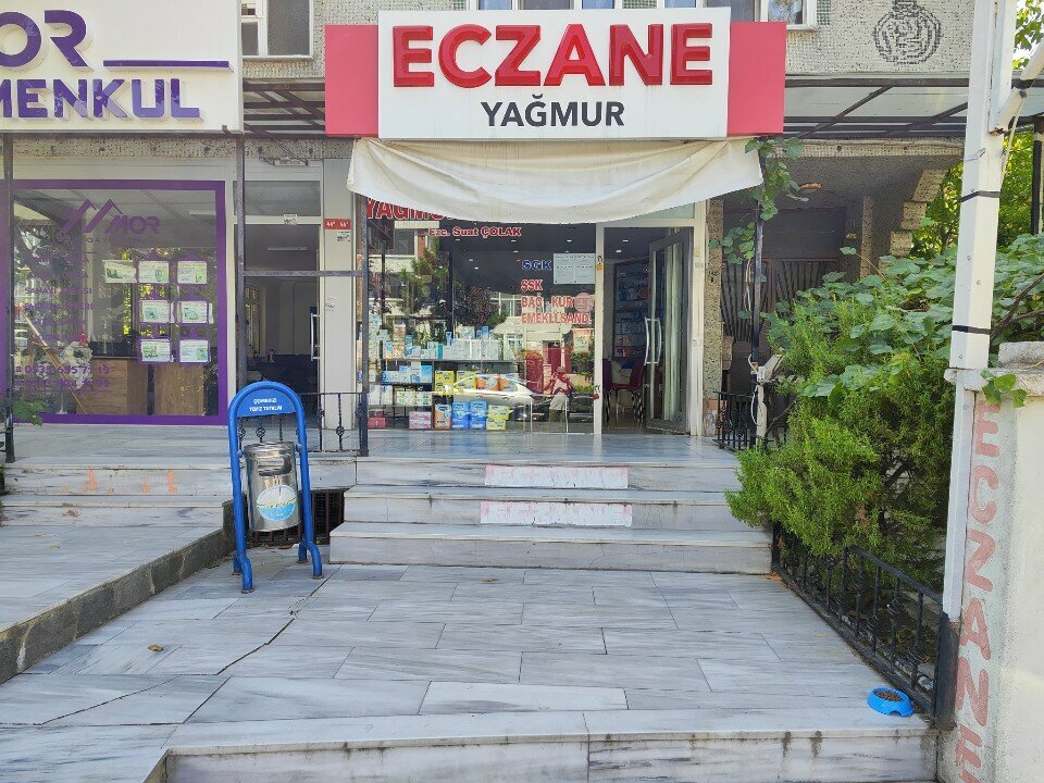 Eczaneler Yağmur Eczanesi, İstanbul, foto