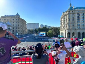 Formula 1 Bakı (Baku Bay), park, sokak heykeli  Dünya'dan