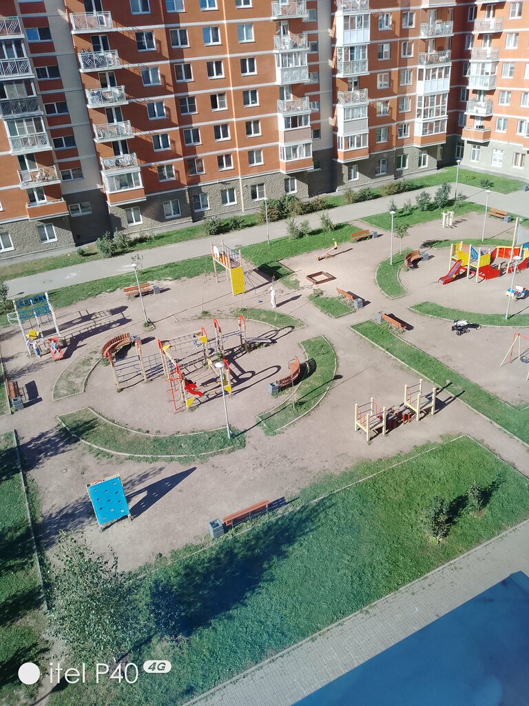 Oyun alanı Playground, Kolpino, foto