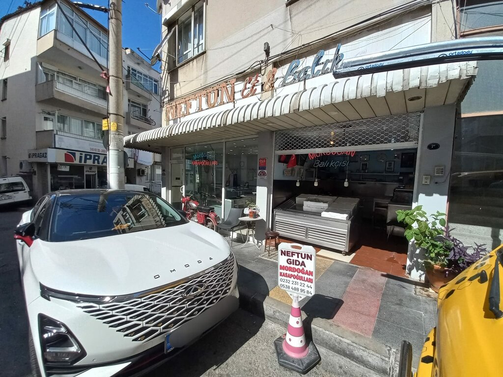 Kasap, şarküteri Neftun Et & Balık, İzmir, foto