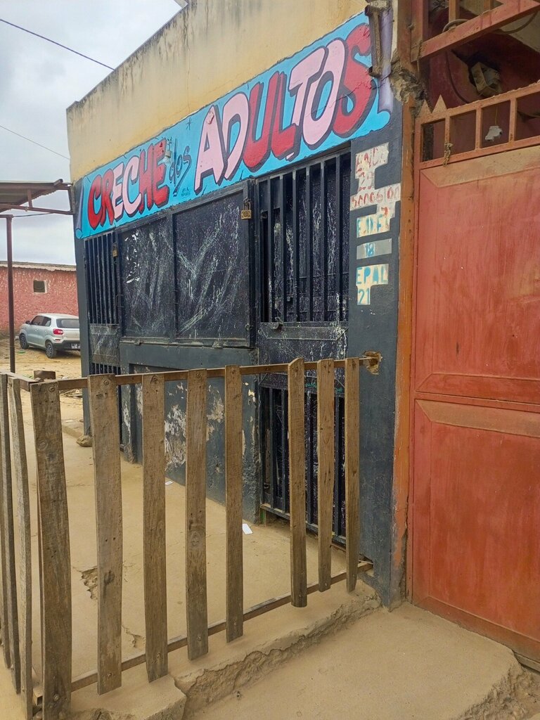 Anaokulları Creche dos adultos, Loanda, foto