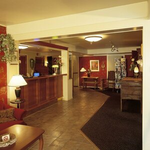 Sognefjord Hotel (Vestland, Sogndal kommune, Sognefjordvegen, 20), otel  Leikanger'den