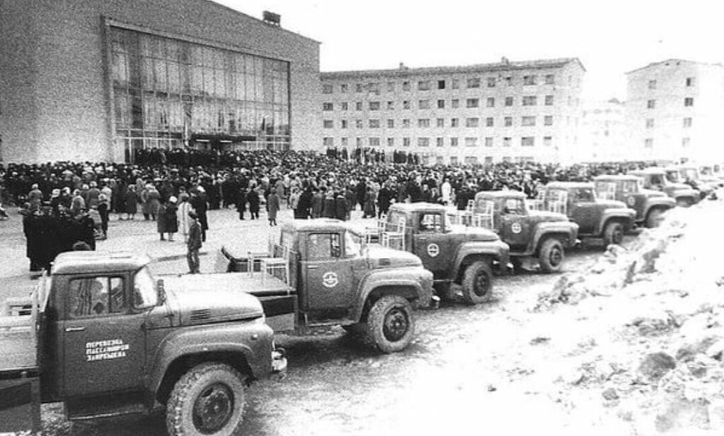 Anıt, heykel Погибшим членам экипажа подводной лодки Комсомолец, Zaozersk, foto