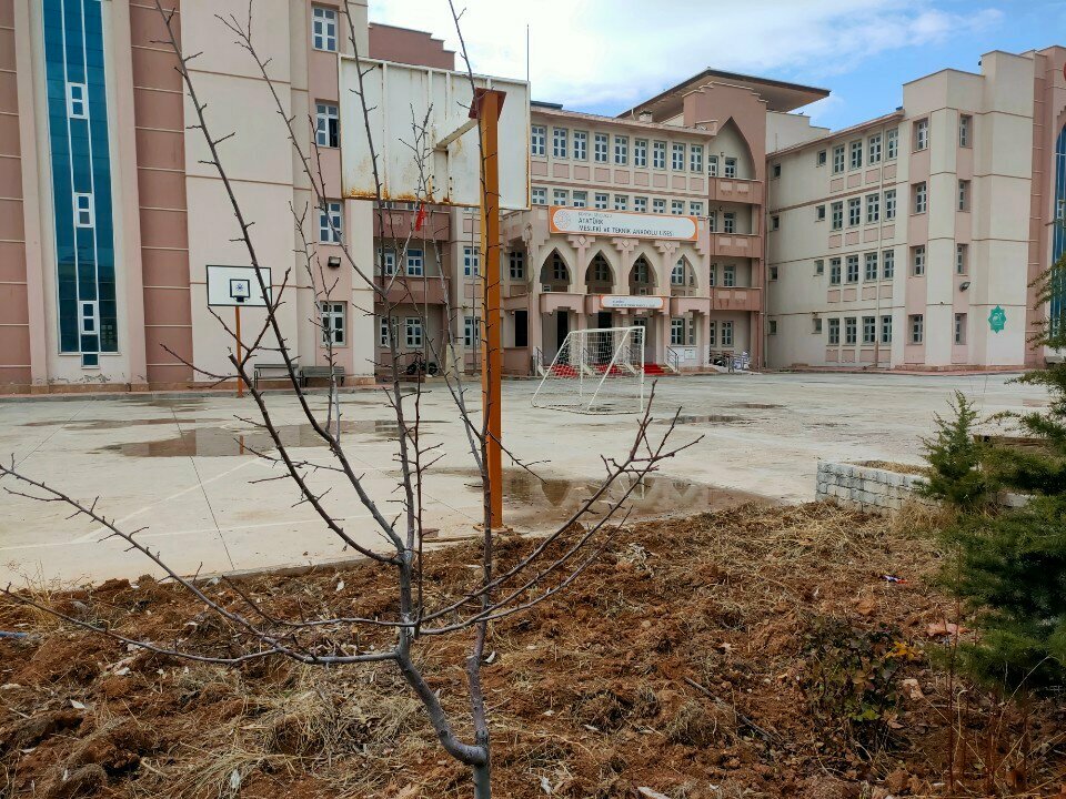 Mesleki ve teknik anadolu lisesi Atatürk Mesleki Ve Teknik Anadolu Lisesi, Konya, foto