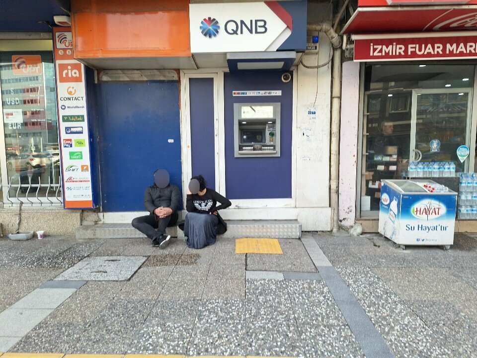 ATM'ler Qnb Finansbank, İzmir, foto