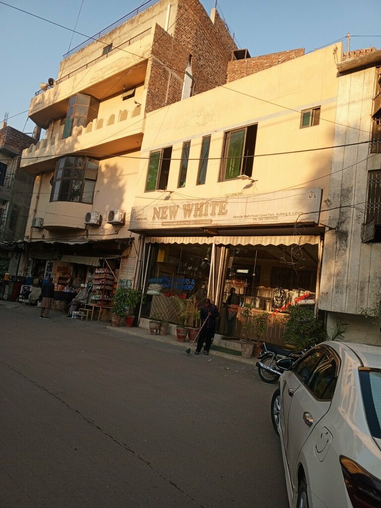 Kuru temizlemeciler New white dey cleaner, Lahor, foto
