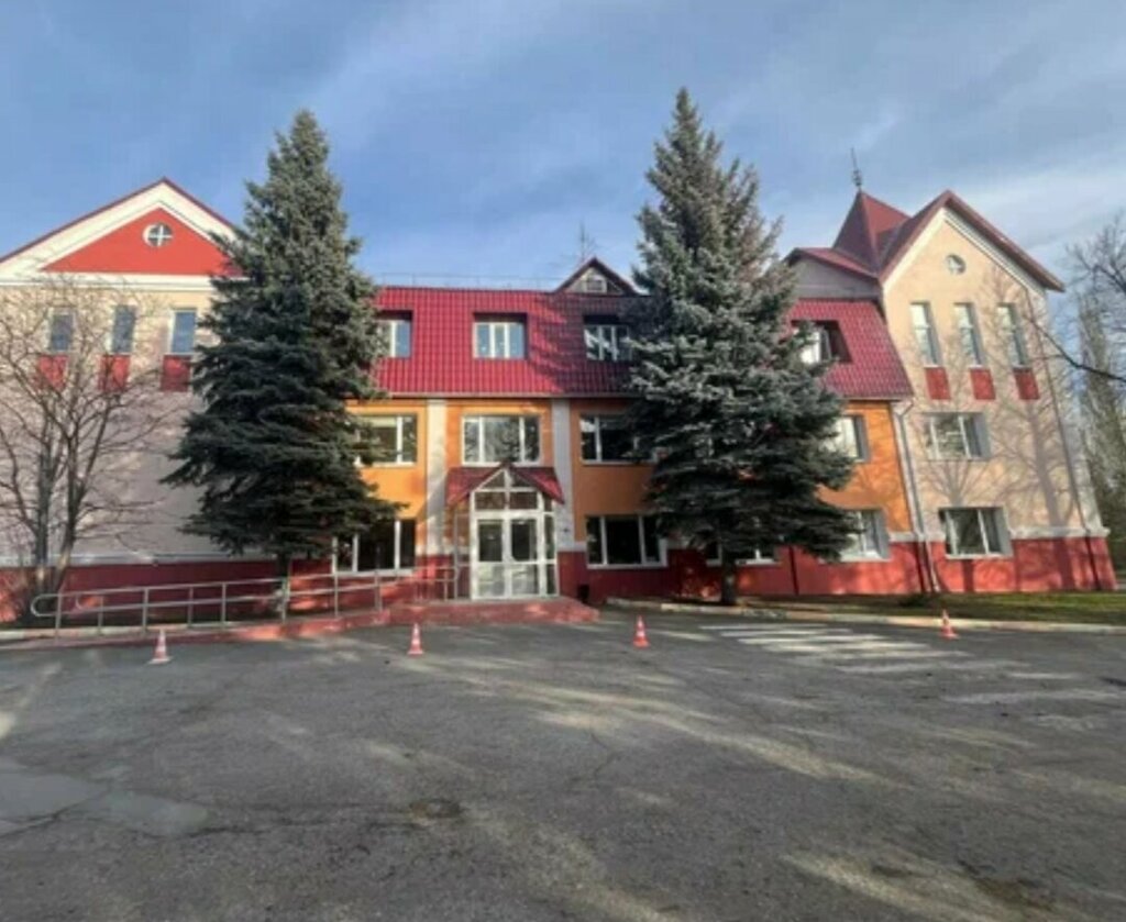 Ortaokul Omskaya srednyaya obshcheobrazovatelnaya shkola, Omskaya oblastı, foto