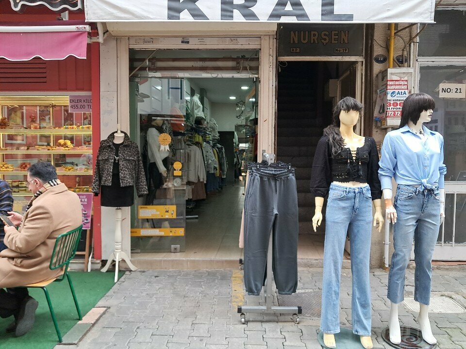 Giyim mağazası Kral Butik, İzmir, foto