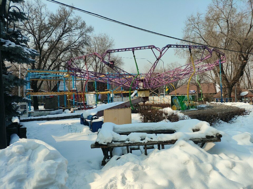 Lunapark Amusement park, Almatı, foto
