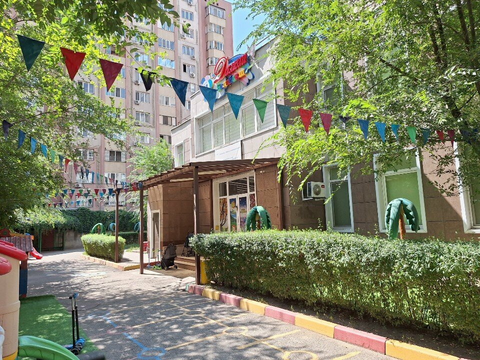 Anaokulları Dameli, Almatı, foto