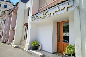 Villa Old Sololaki (Tbilisi, Tsavkisi 2nd Lane), otel  Tiflis'ten